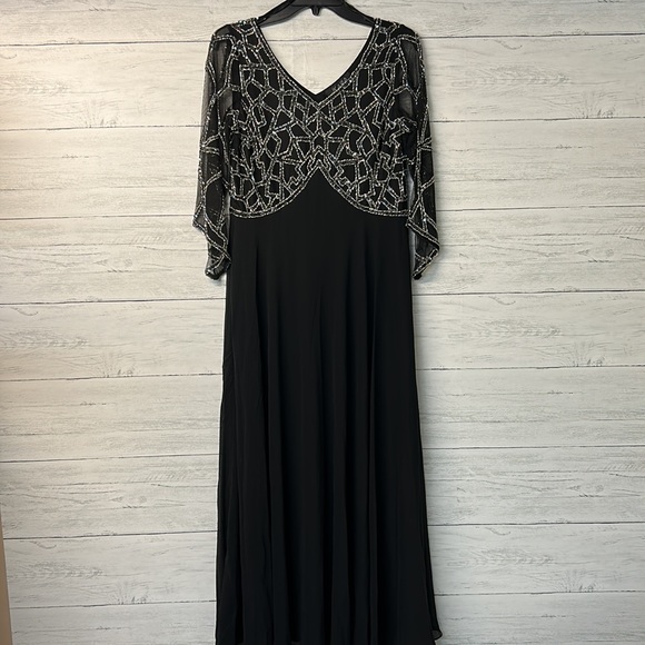 J Kara | Dresses | Nwt Jkara Womans 34 Sleeve Geo Beaded Gown | Poshmark